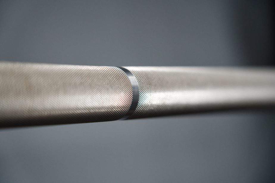 Barbell knurl. What it is and how to pick the best one for you.